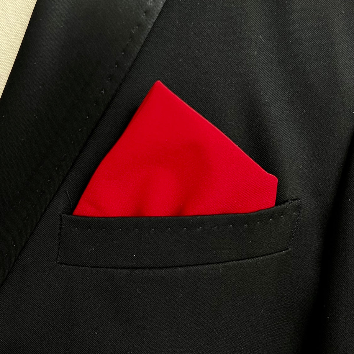 Red Pocket Square | Plain Knit – STUDIO MINC